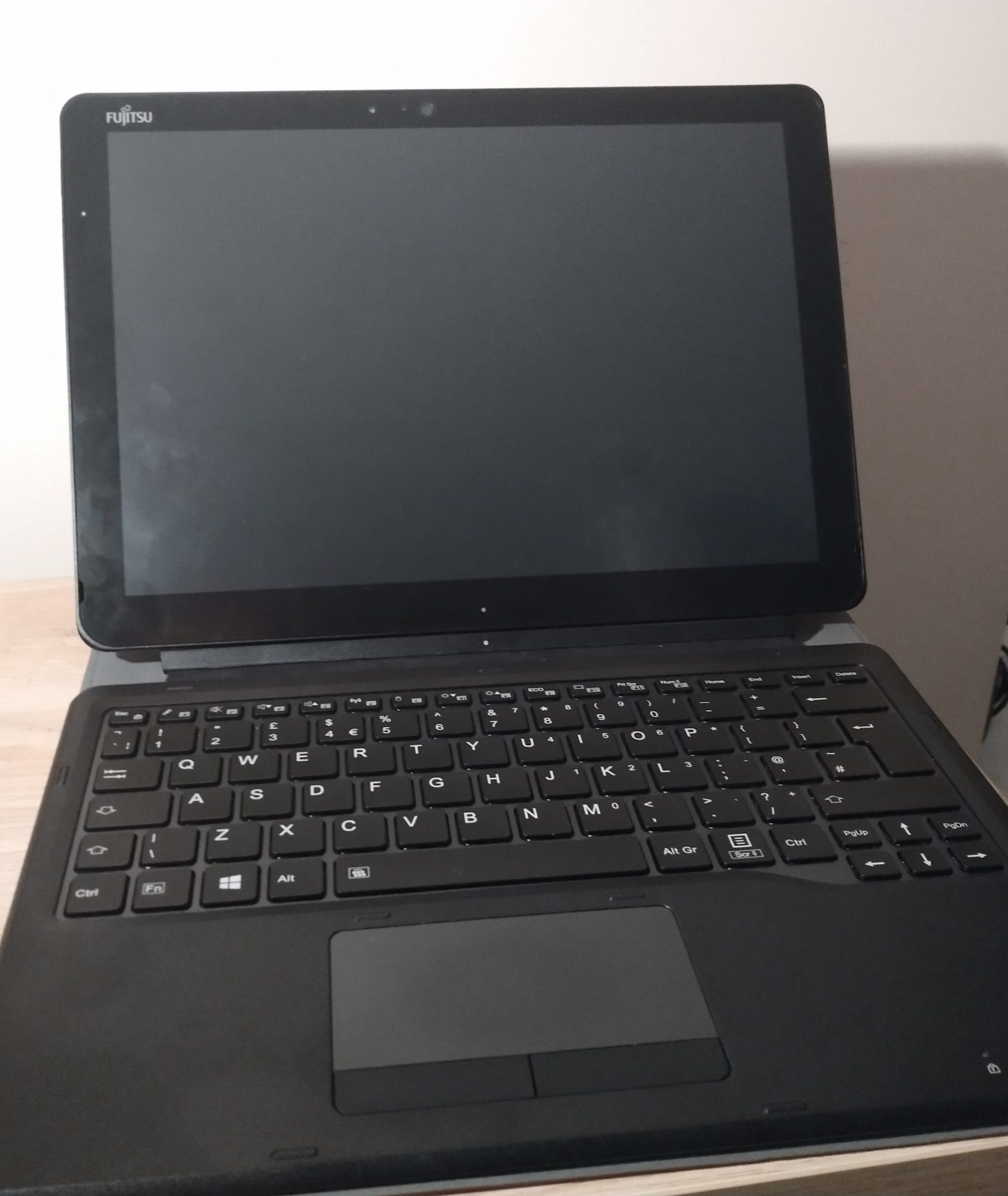 Review of my Fujitsu Stylistic V727 Laptop/Tablet. – A nice guy's view ...